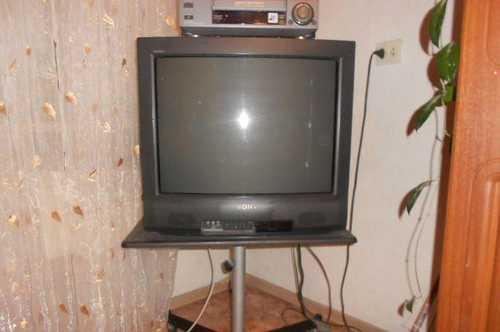 Продам телевизор soni trinitron и видеомагнитофон