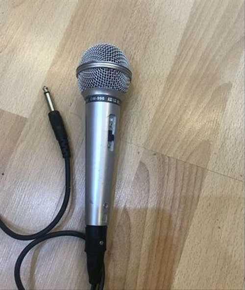 Микрофон проводной для караоке BBK