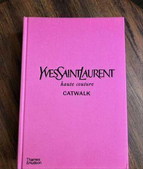 Книга YSL catwalk