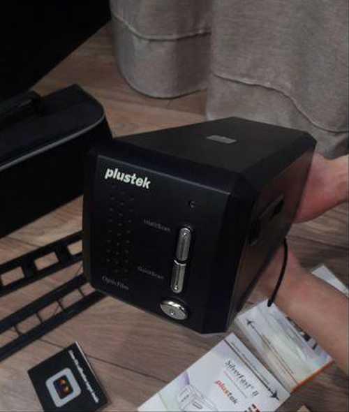 Продаю Сканер Plustek OpticFilm 8200i Ai в идеальн