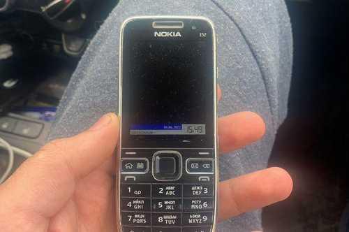 Телефон Nokia E52