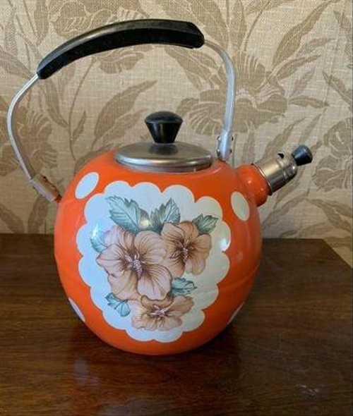 Чайник эмалированный со свистком, времён СССР