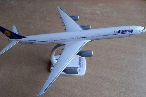 Модель самолета Airbus A340, Lufthansa,1\250,Herpa