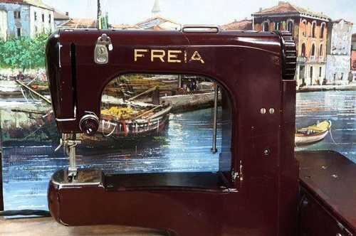 Швейная машина Freia
