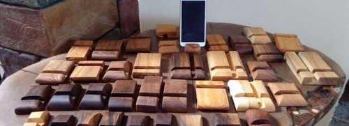 Деревянная подставка для смартфона