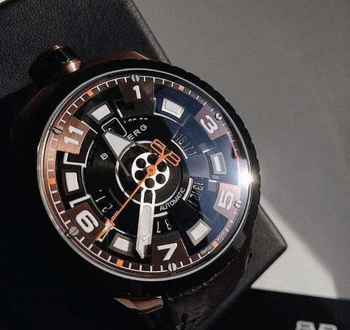 Новые механические часы Bomberg Bolt-68