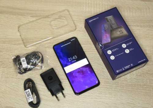 Смартфон Motorola One Zoom