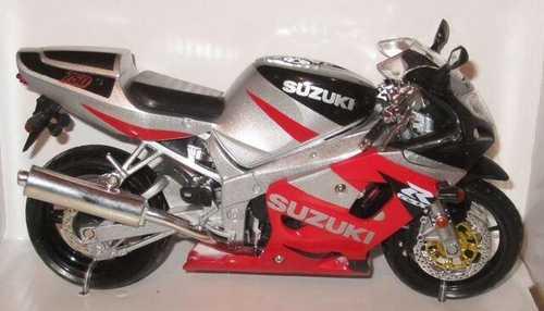 Модель мотоцикла Suzuki gsxr-750 (2002-03) 1/12