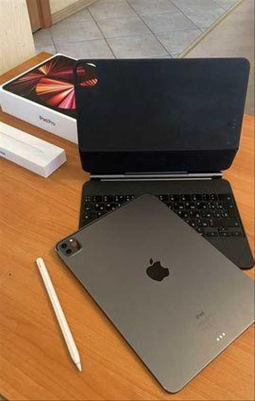 Apple iPad Pro 11 M1/256GB + MagicKeyboard+Pencil