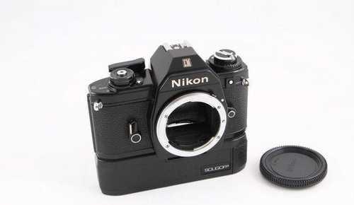 Фотоаппарат Nikon EM с батарейным блоком