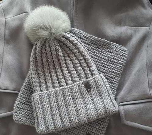 Модный вязаный комплект из шапочки и снуда