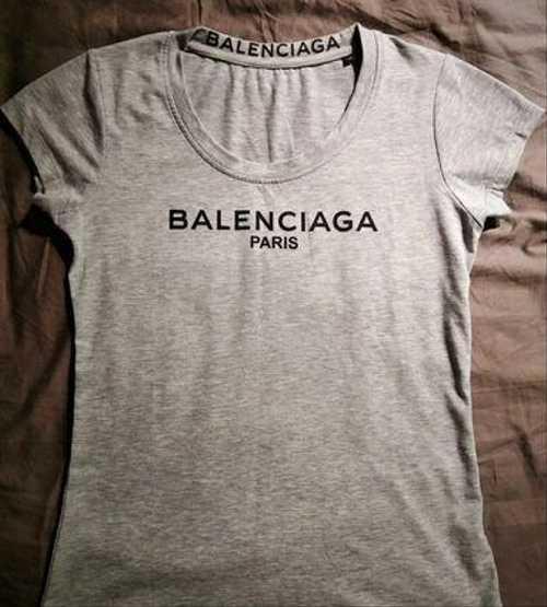 Сколько стоит скотч баленсиага. Рваная футболка Balenciaga. Balenciaga футболка с дырками. Майка Баленсиага рваная. Баленсиага дырявая футболка.