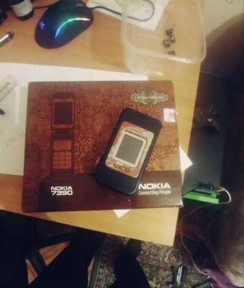 Два телефона Nokia 7390