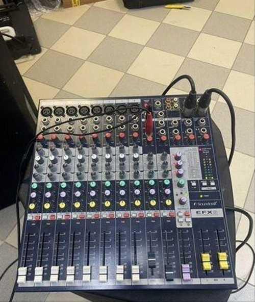 Микшерный пульт Soundcraft EFX8