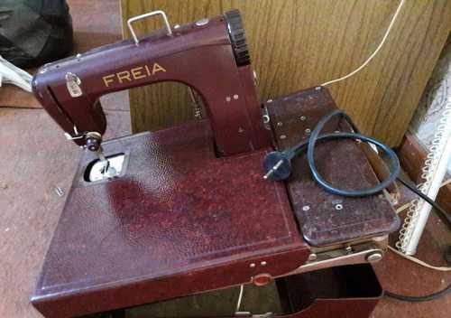 Швейная машина Freia