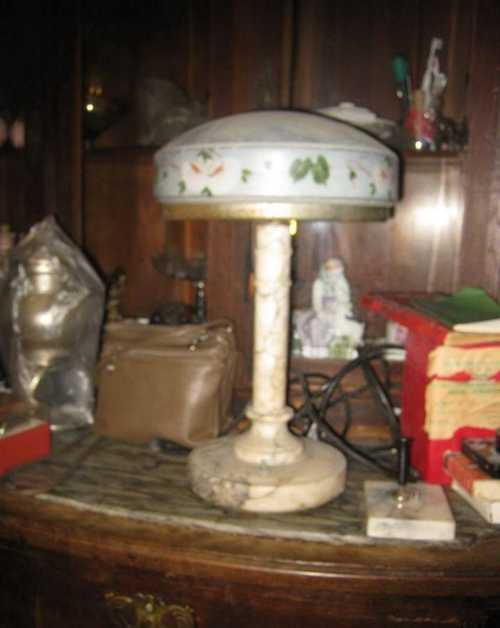Настольная лампа мрамор с аксессуаром