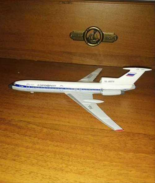 Модель самолета Ту 154