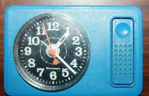 Часы будильник электронный и механический СССР
