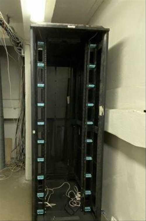 Серверный шкаф напольный Hyperline
