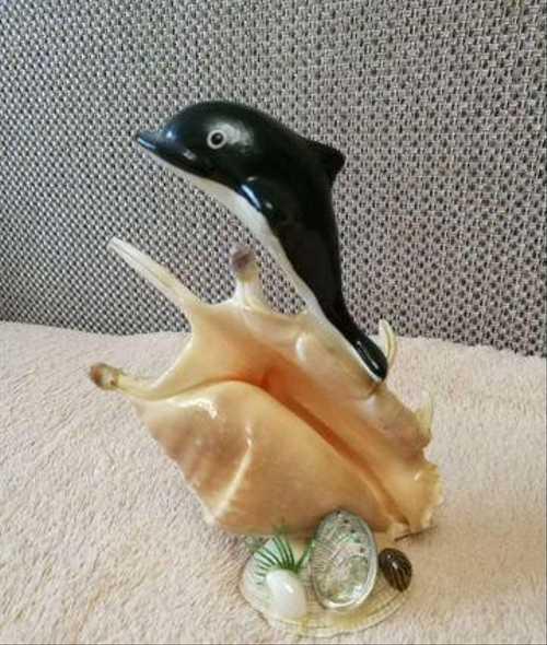 Статуэтка дельфин на ракушке