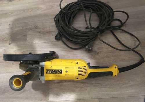 Болгарка DeWalt