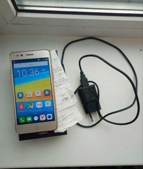 5" Смартфон dexp Ixion MS350 Rock Plus 8 гб золото