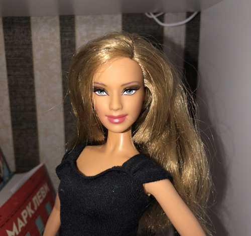 Barbie Basics collections 001, model tango 2009