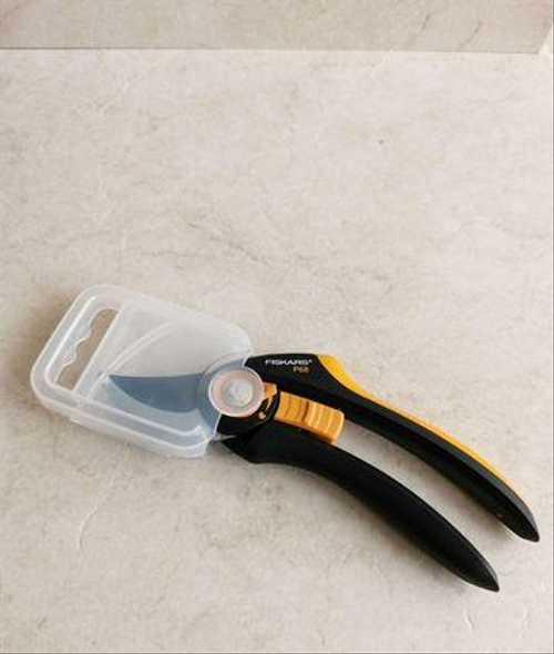 Секатор fiskars