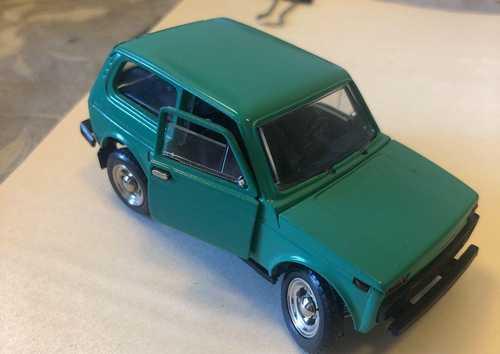 Модель автомобиля LADA 2121 niva 1:43