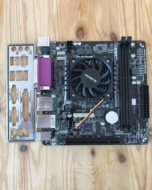 Материнская плата GigaByte GA-E3000N