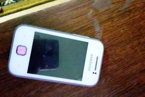 Телефон Samsung