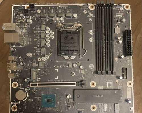 Плата на топовом Z590 LGA1200