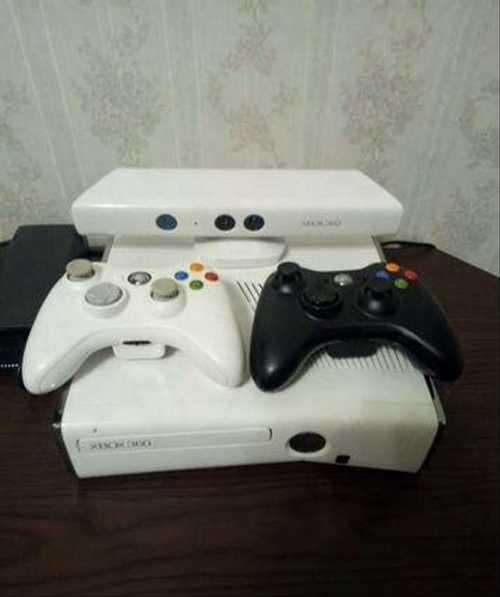 Xbox 360s +2 рабочих джойстика + Kinect