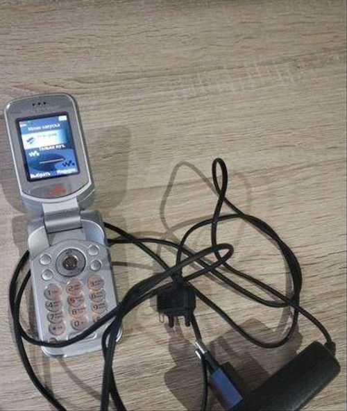 Телефон раскладной Sony Ericsson w300i Walkman