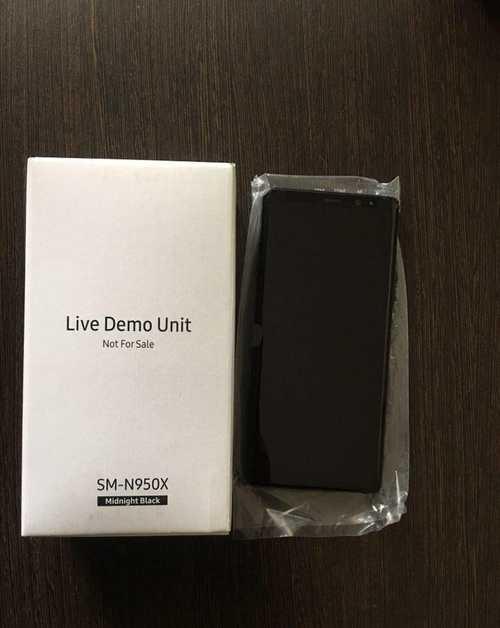 Демо юнит. Live Demo Unit Samsung. Samsung Galaxy s22 Ultra Live Demo Unit. Live Demo Unit Samsung s22 задняя крышка. Смартфон Live Demo Unit.