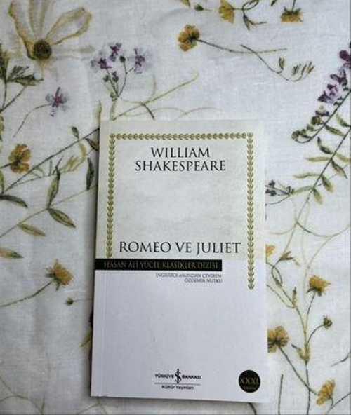 Книга «Ромео и Джульетта» на турецком языке