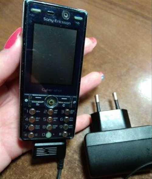 Телефон с зарядкой Sony Ericsson K790i