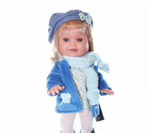 Кукла Бетти в пальто