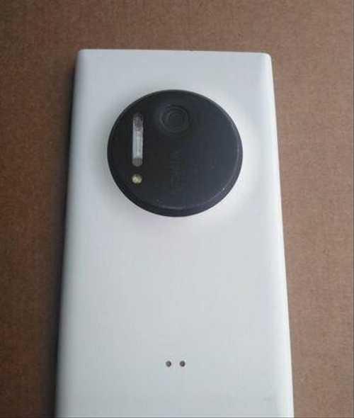 Смартфон Nokia Lumia 1020 (камерофон)