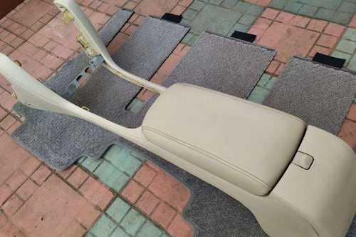 Lexus SC430 Центральный туннель, бардачок