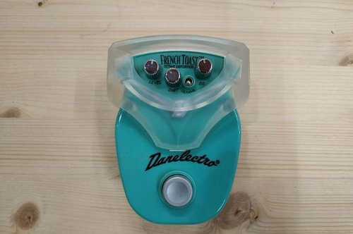 Гитарная педаль Danelectro DJ13 French Toast Octav