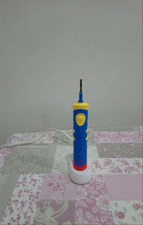 Электрическая зубная щетка Oral-B Kids Mickey Mous