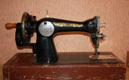 Швейная машинка ручная Подольск 1М
