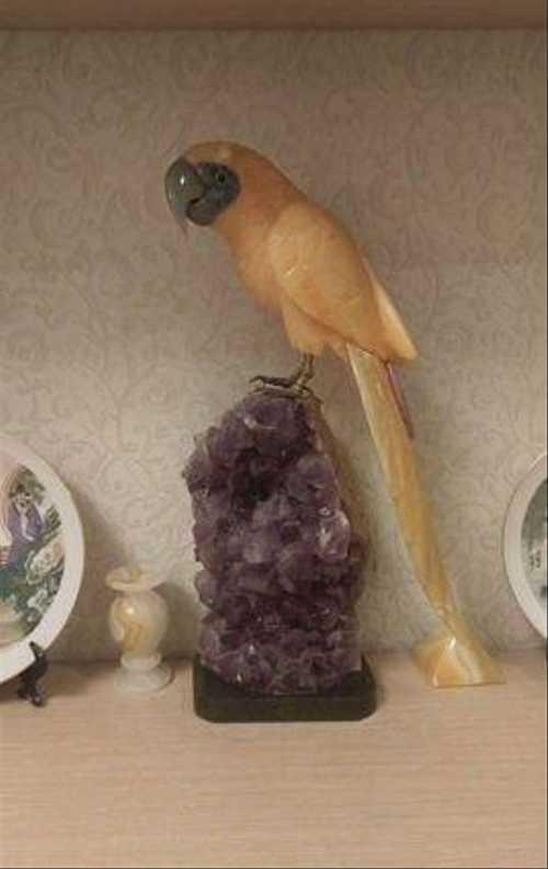Статуэтка Попугай из полудрагоценного камня. Брази
