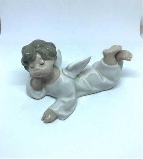 Статуэтка Lladro Лежащий ангел
