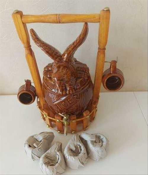 Сувенирный керамический бочонок с кружками