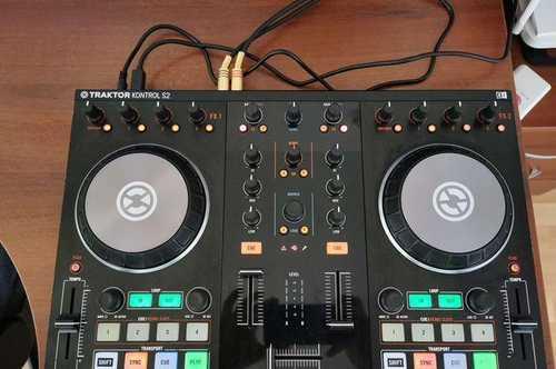 Traktor S2 MK2 DJ миди контроллер