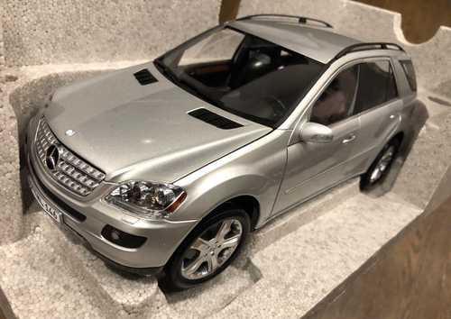 Mercedes Benz ML W164 1/18