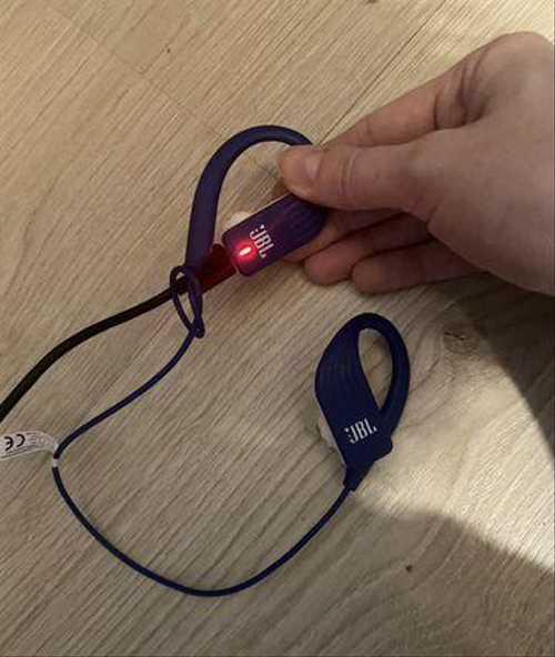 Беспроводные наушники JBL (почти новые)