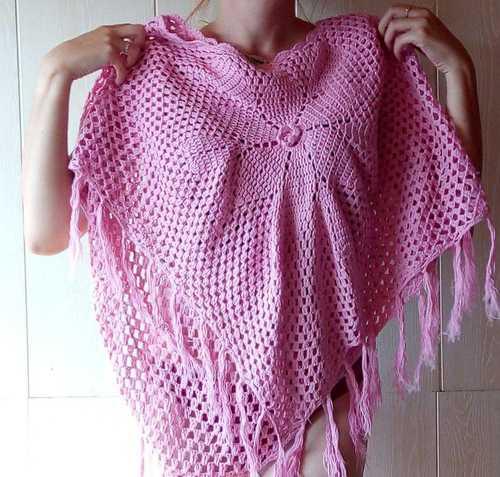 Пончо вязанное